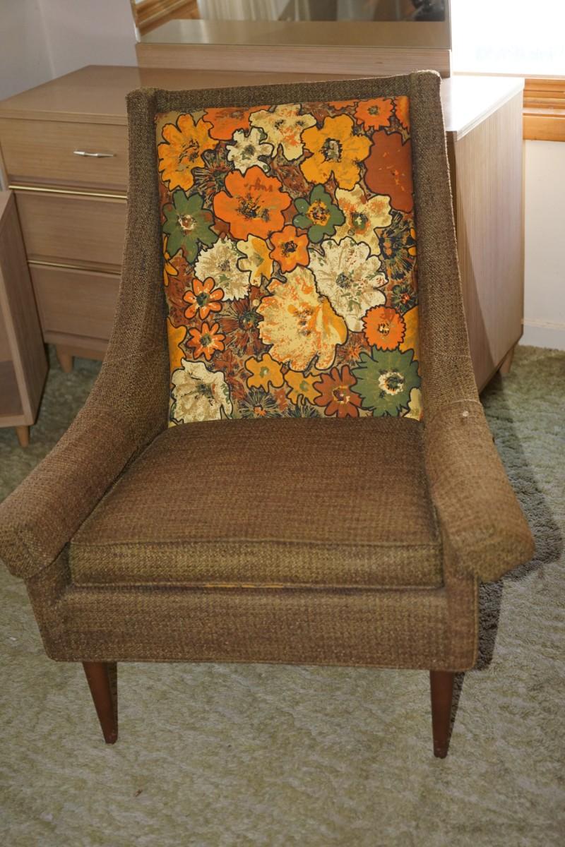 1970's HIGH BACK SIDE CHAIR W/ FUNKY FLORAL BACK FABRIC | EstateSales.org