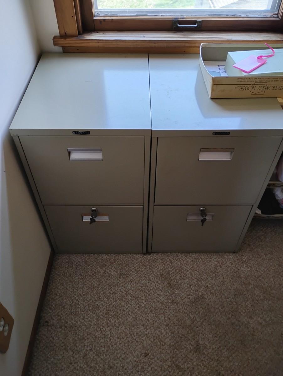 2 small filing cabinet | EstateSales.org