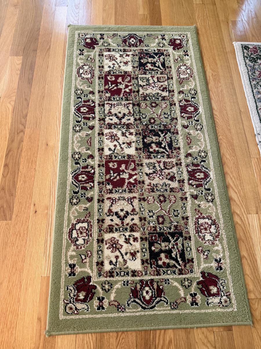 The Naples collection 4.2x2 garden squares rug | EstateSales.org