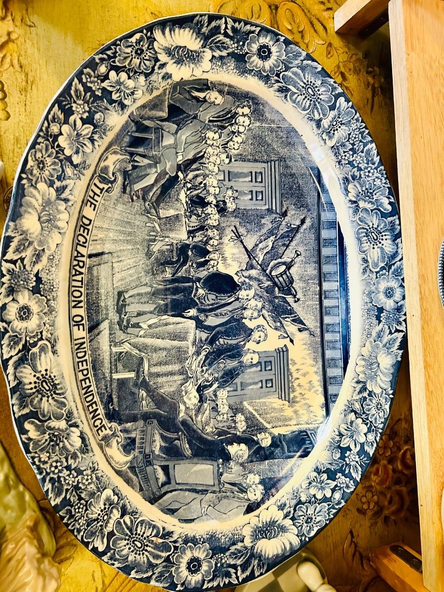Blue and White - Declaration of Independence | EstateSales.org