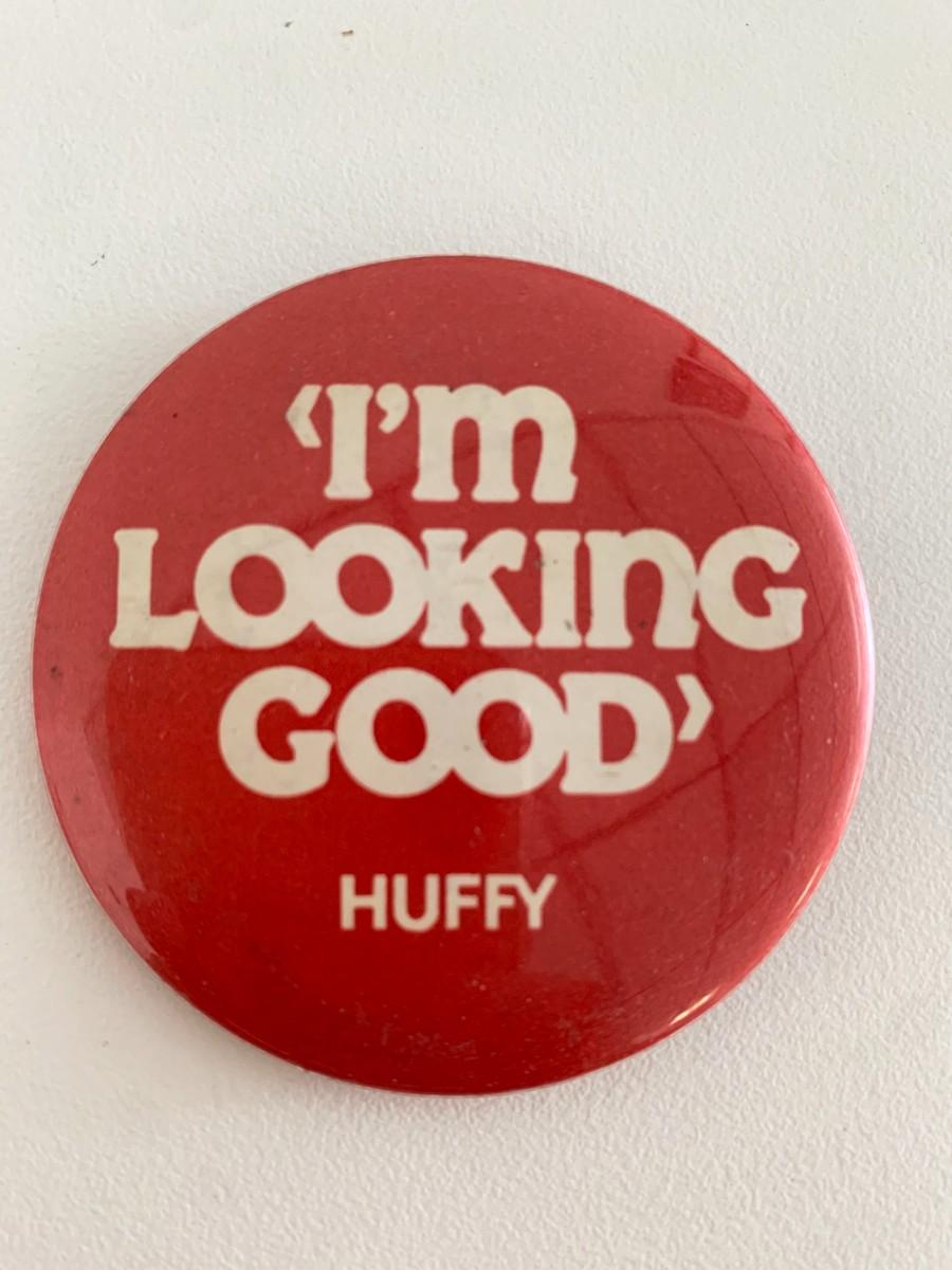 I'm looking good Huffy vintage pin | EstateSales.org