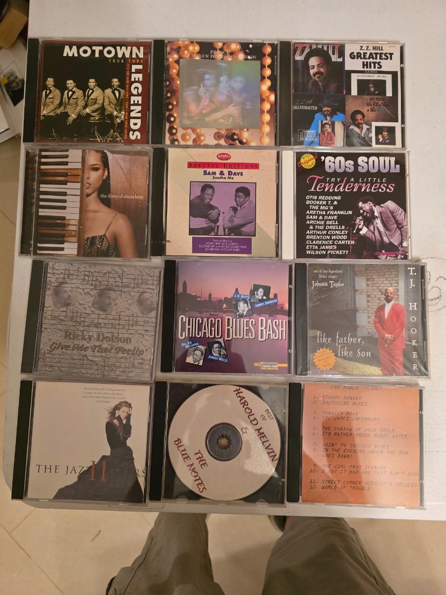 Compact discs | EstateSales.org