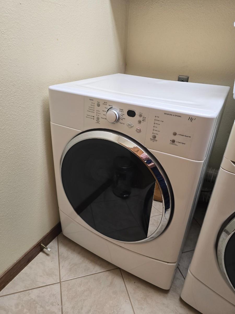 Kenmore dryer | EstateSales.org