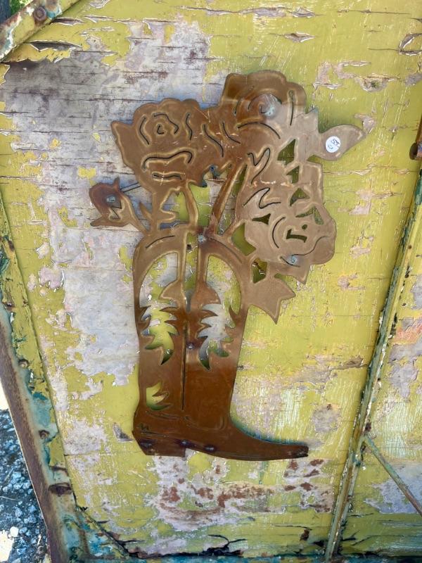 Primitive Barn Stuff, Yard Art, Vintage Farm Equipment, & Garden ...