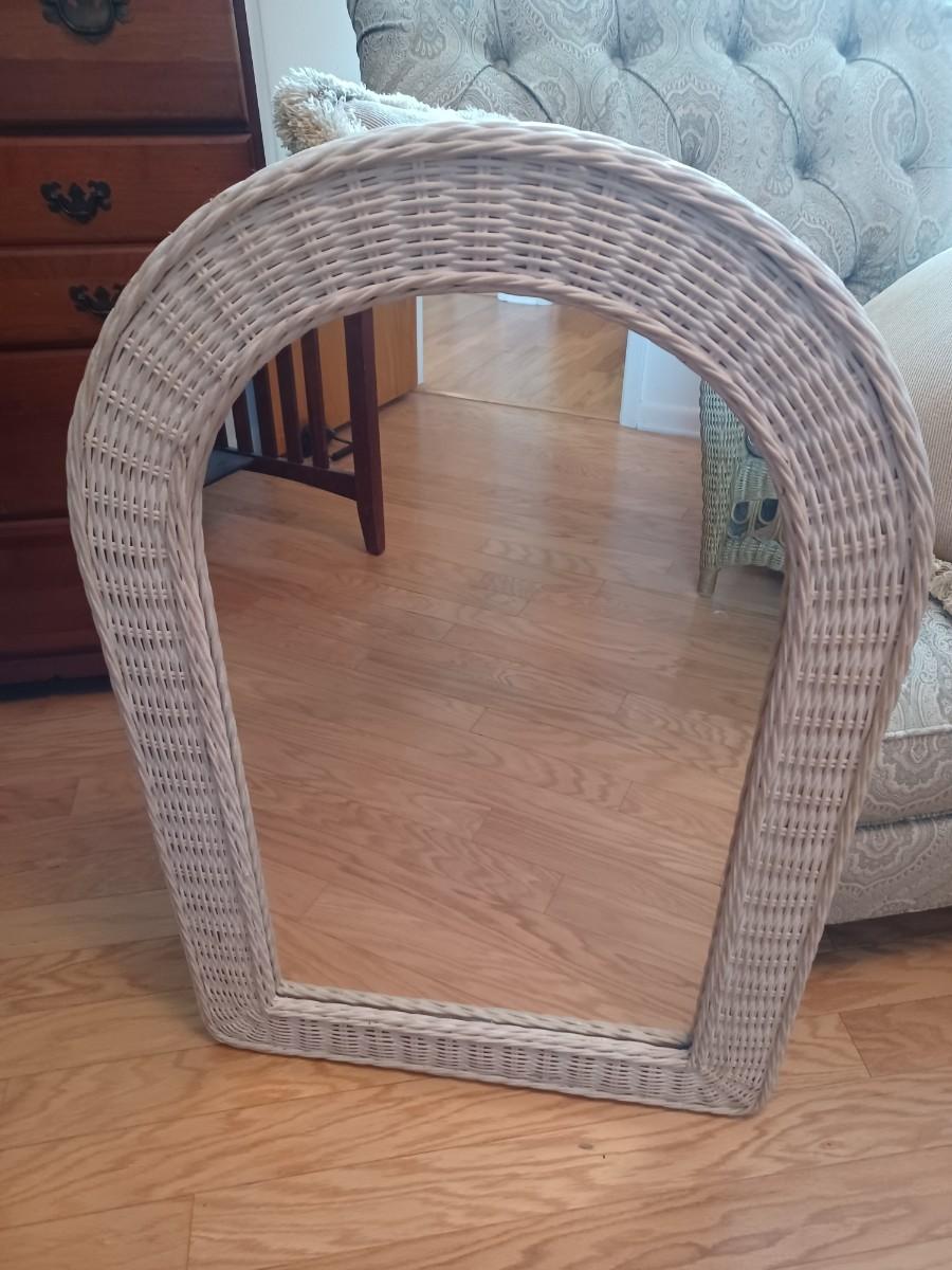 Wicker Mirror | EstateSales.org