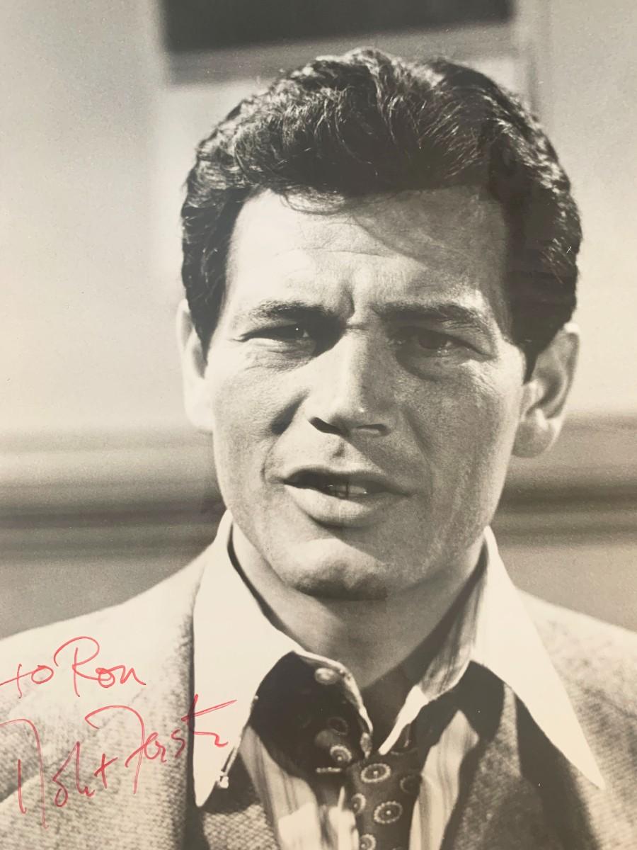 Robert Forster signed photo | EstateSales.org