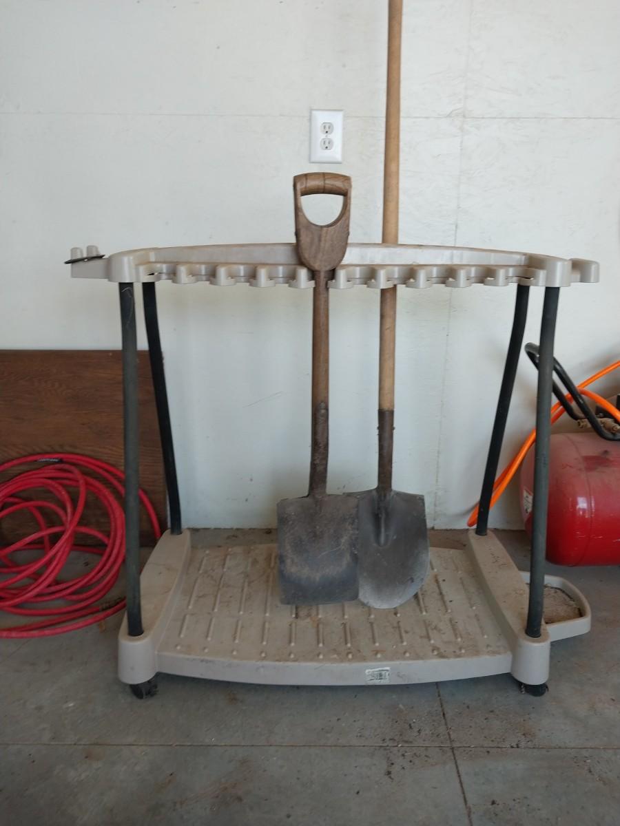 YARD TOOL RACK ON CASTORS | EstateSales.org