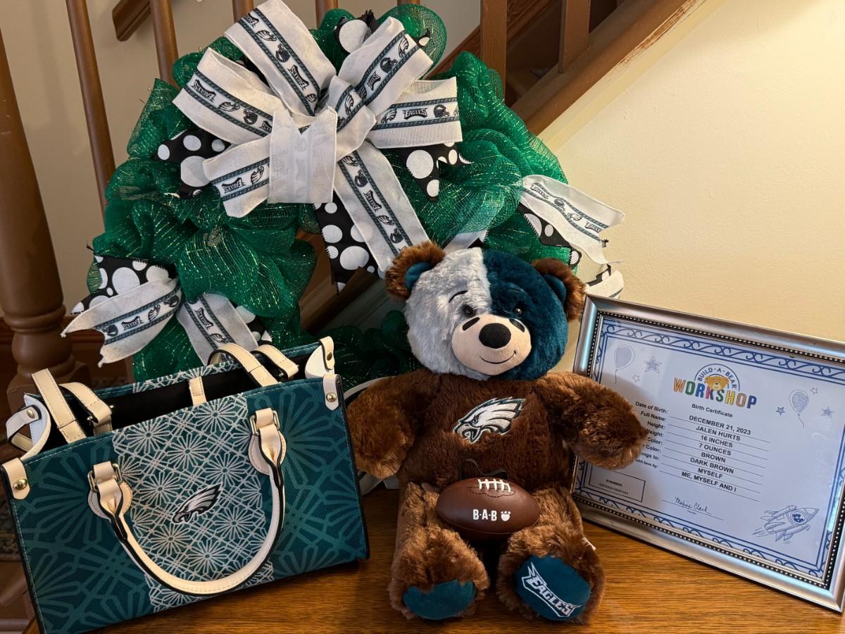 Philadelphia Eagles Build-a-Bear Lot | EstateSales.org