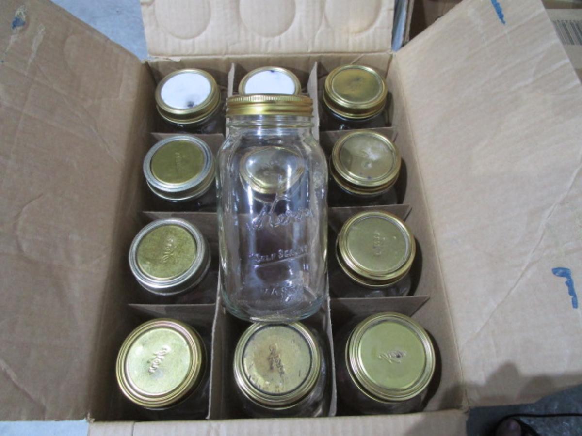 1 dozen quart size jars | EstateSales.org