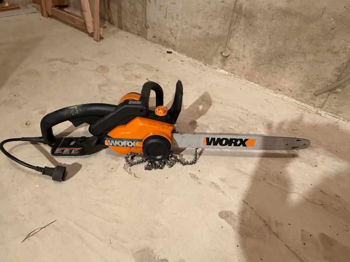 Worx chainsaw | EstateSales.org