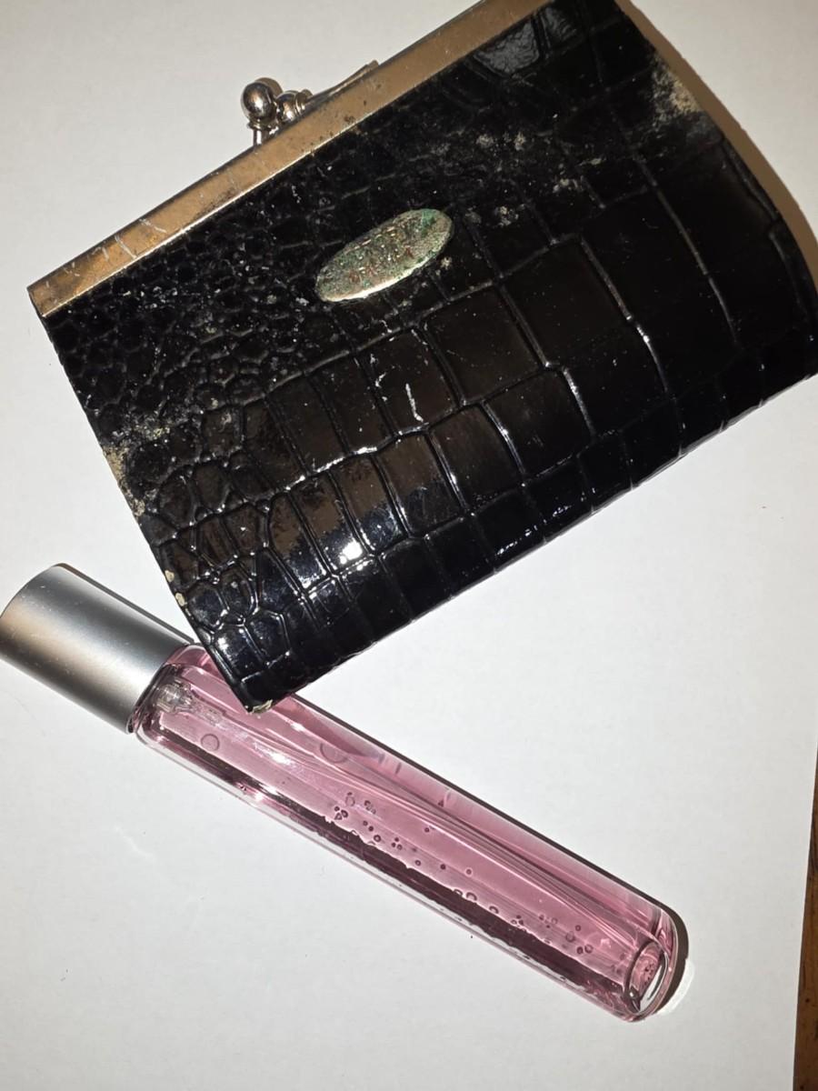 Coin Purse and Perfume | EstateSales.org