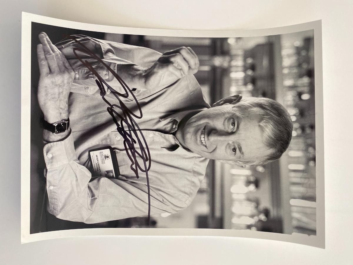 Nobel prize winner Dr.Peter Doherty signed photo | EstateSales.org