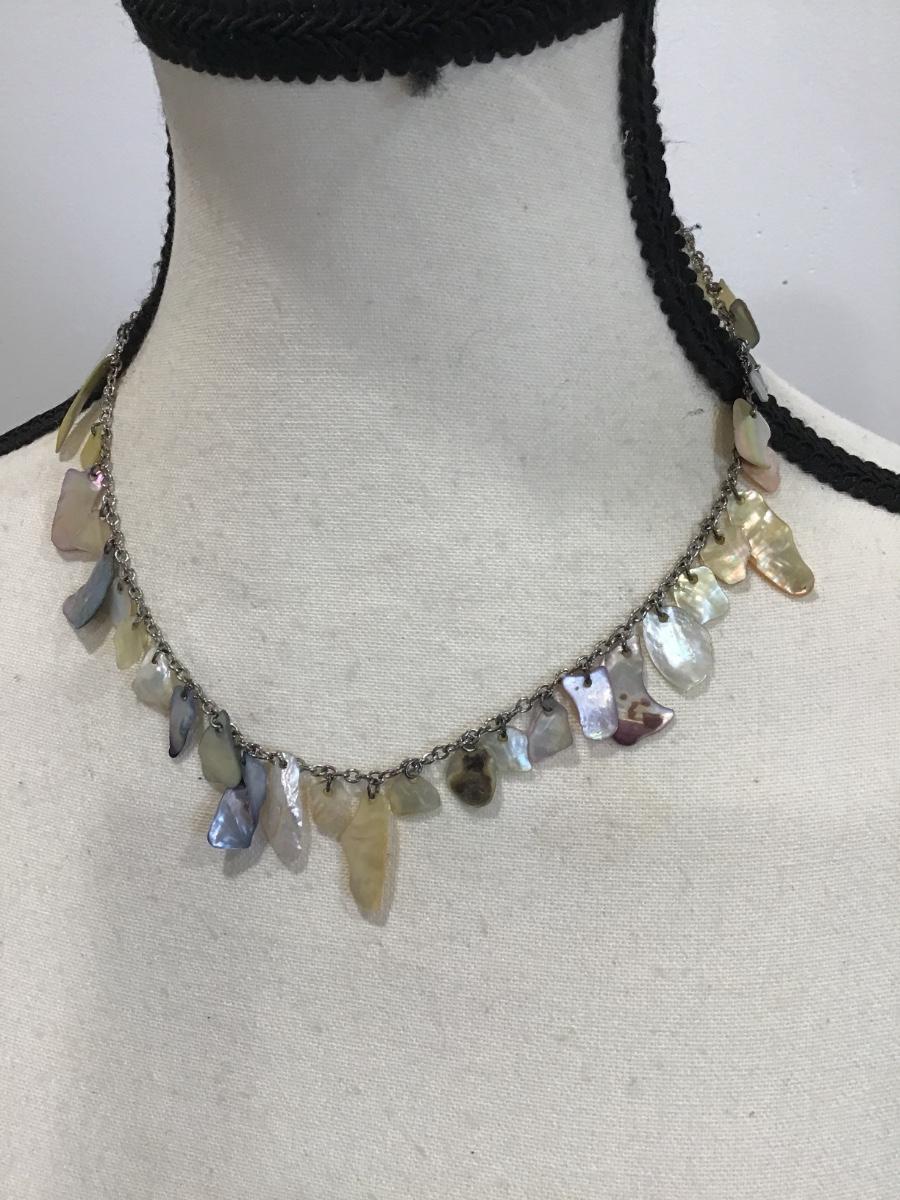 Abalone Dhell Necklace | EstateSales.org