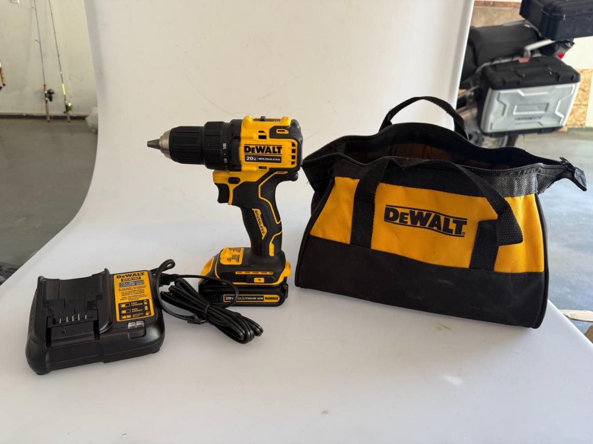 DeWalt 20V Brushless Drill Set | EstateSales.org