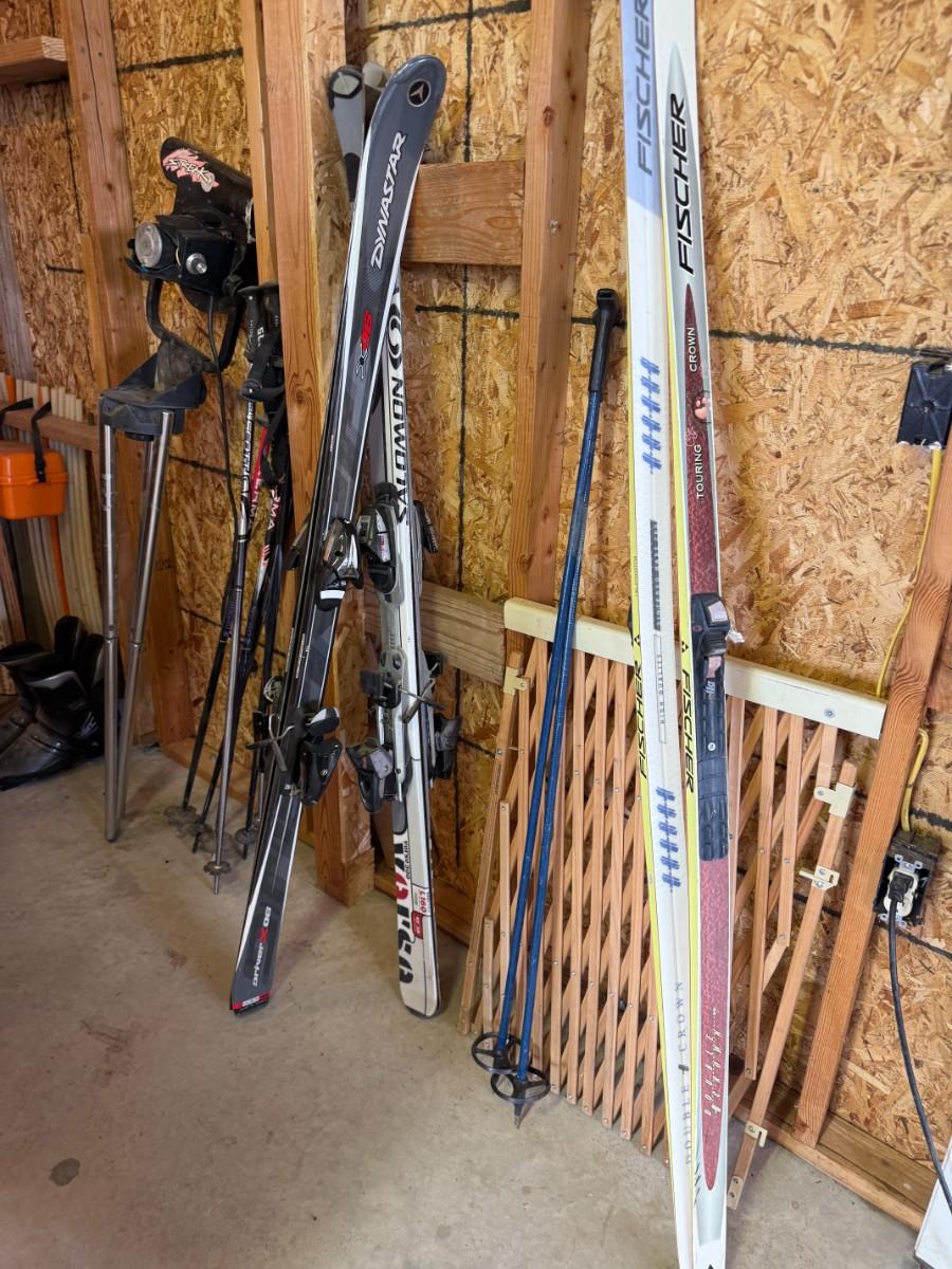Assorted Skis and Poles (Downhill & Cross Country) | EstateSales.org