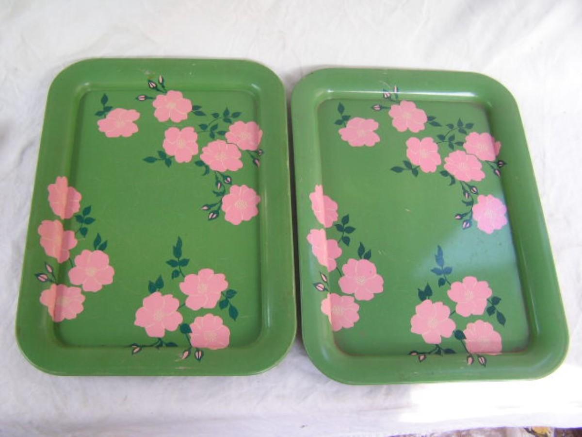 A pair of vintage food service trays, c.1940s-50s?. | EstateSales.org