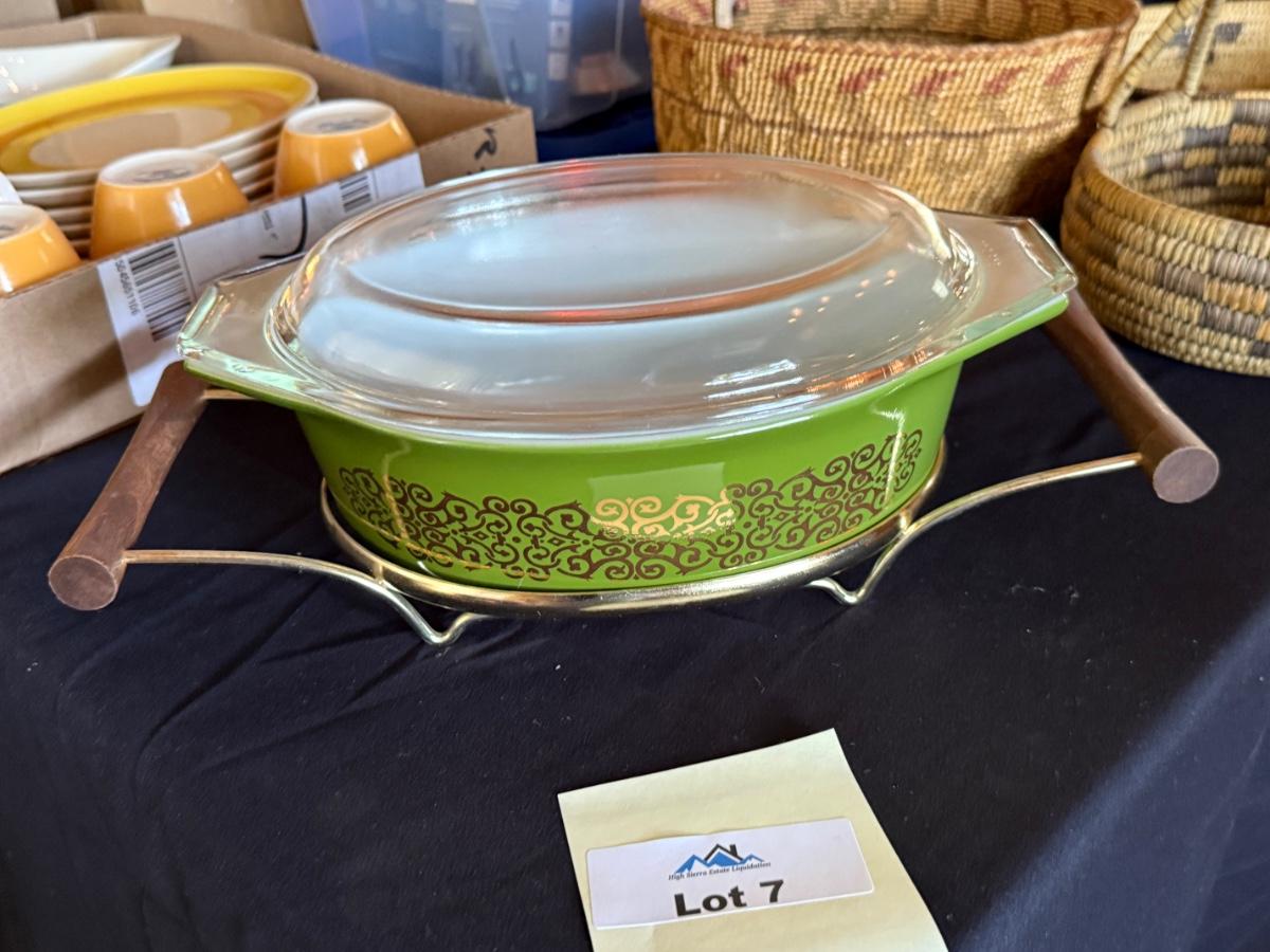 Vintage Pyrex Casserole Dish with Lid & Metal Tray | EstateSales.org