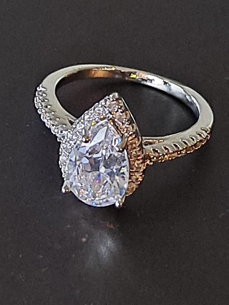 Fashion Ring Size 7 | EstateSales.org