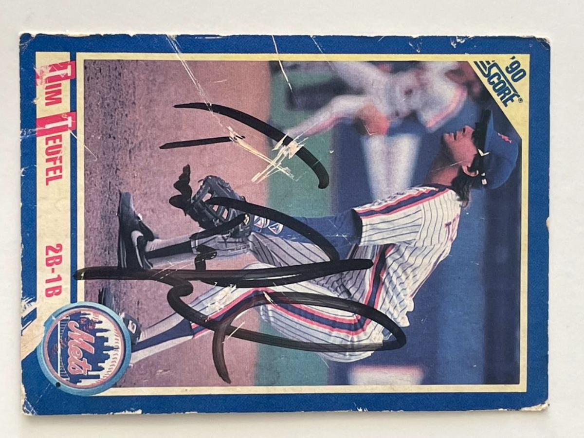 New York Mets Tim Teufel signed 1990 Score trading card | EstateSales.org