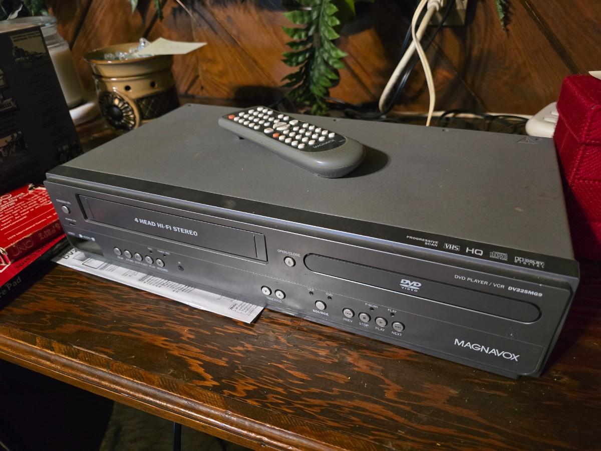 Magnavox dvd and vhs player | EstateSales.org