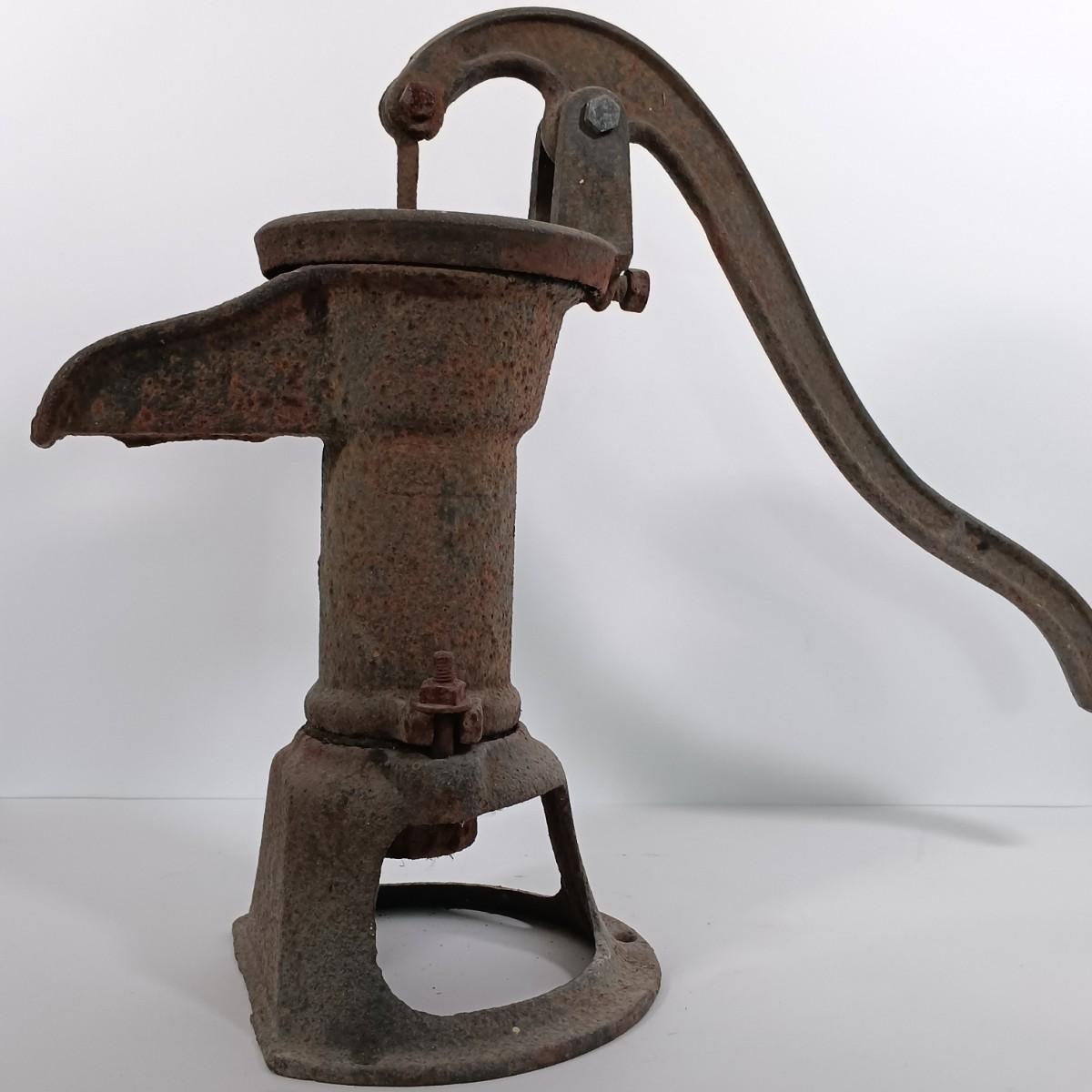LOT 90: Antique Cast Iron Hand Water Pump | EstateSales.org