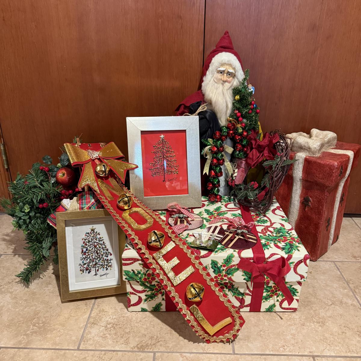 LOT 300B: Christmas Decor Collection: Fabric Box, Santa, Framed Art ...