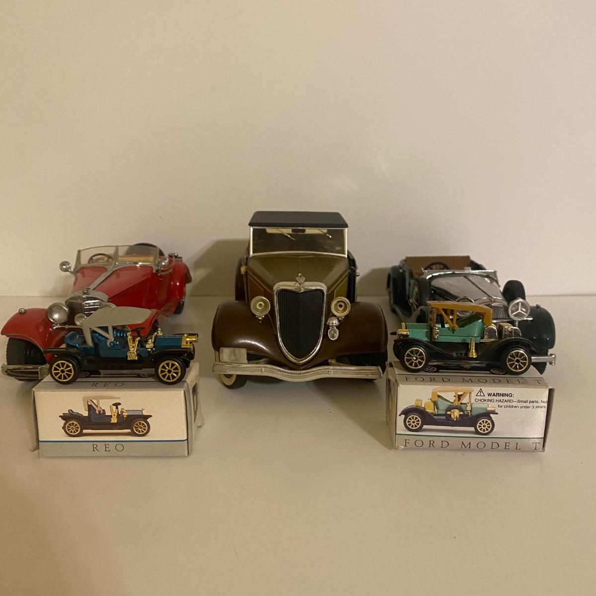 LOT 12D: Model Vintage Cars | EstateSales.org