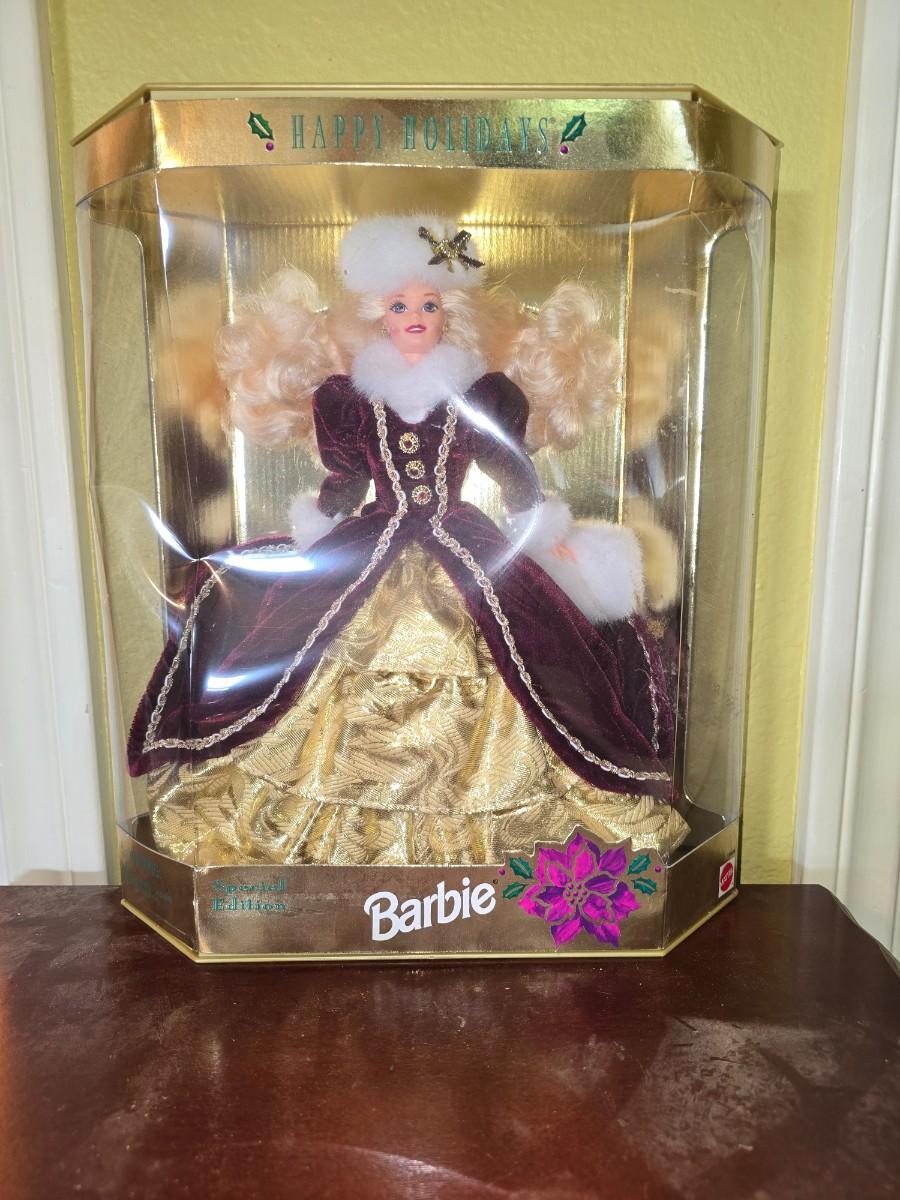 1996 Holiday Barbie | EstateSales.org