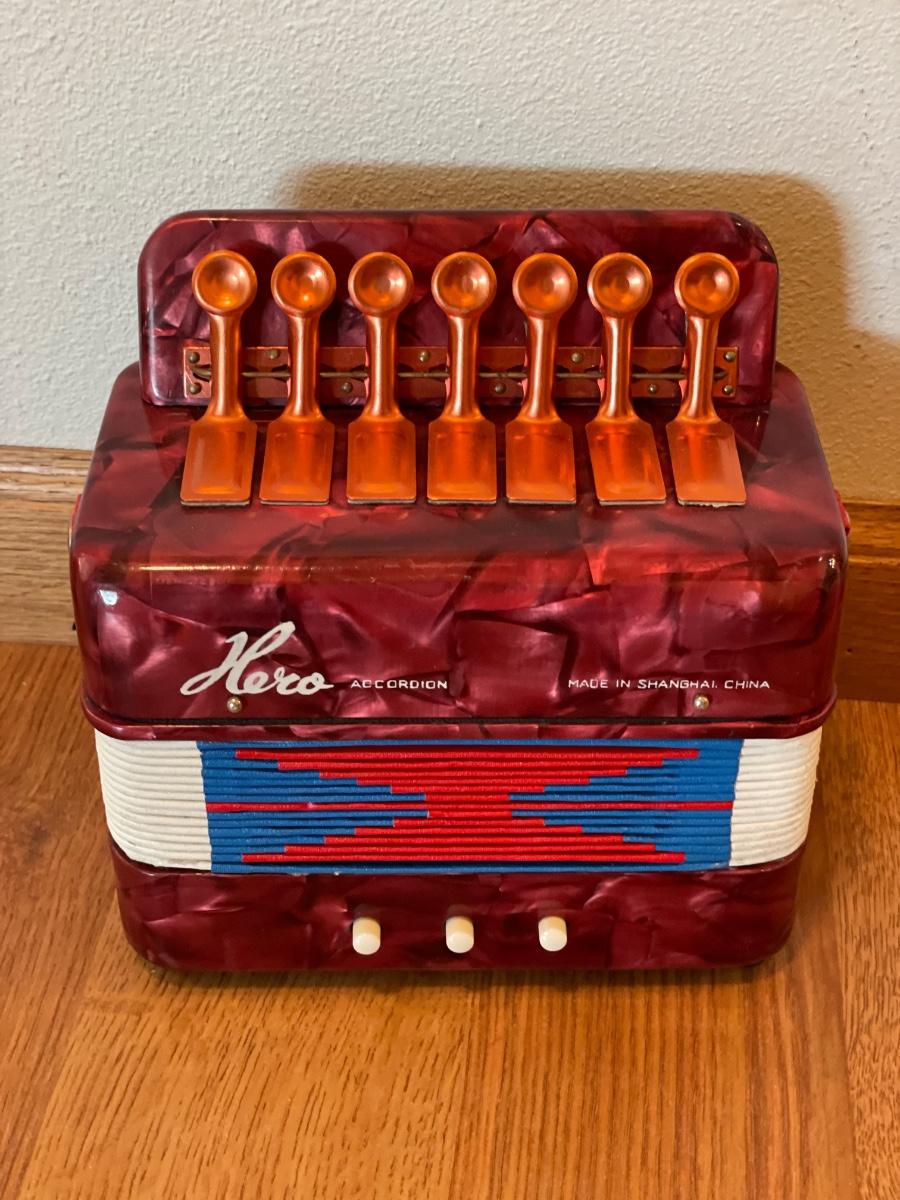 Hero Squeeze Box Mini EstateSales