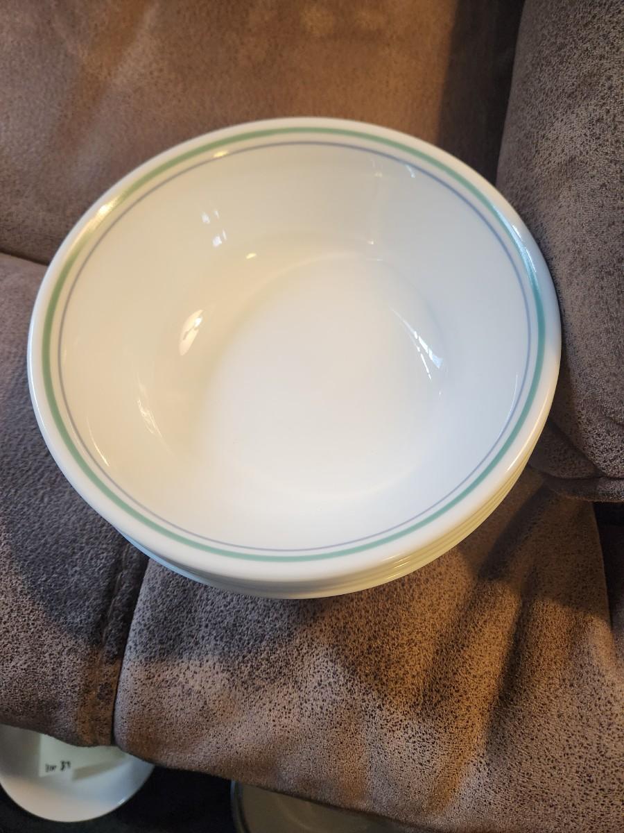 Corelle Bowl Set | EstateSales.org