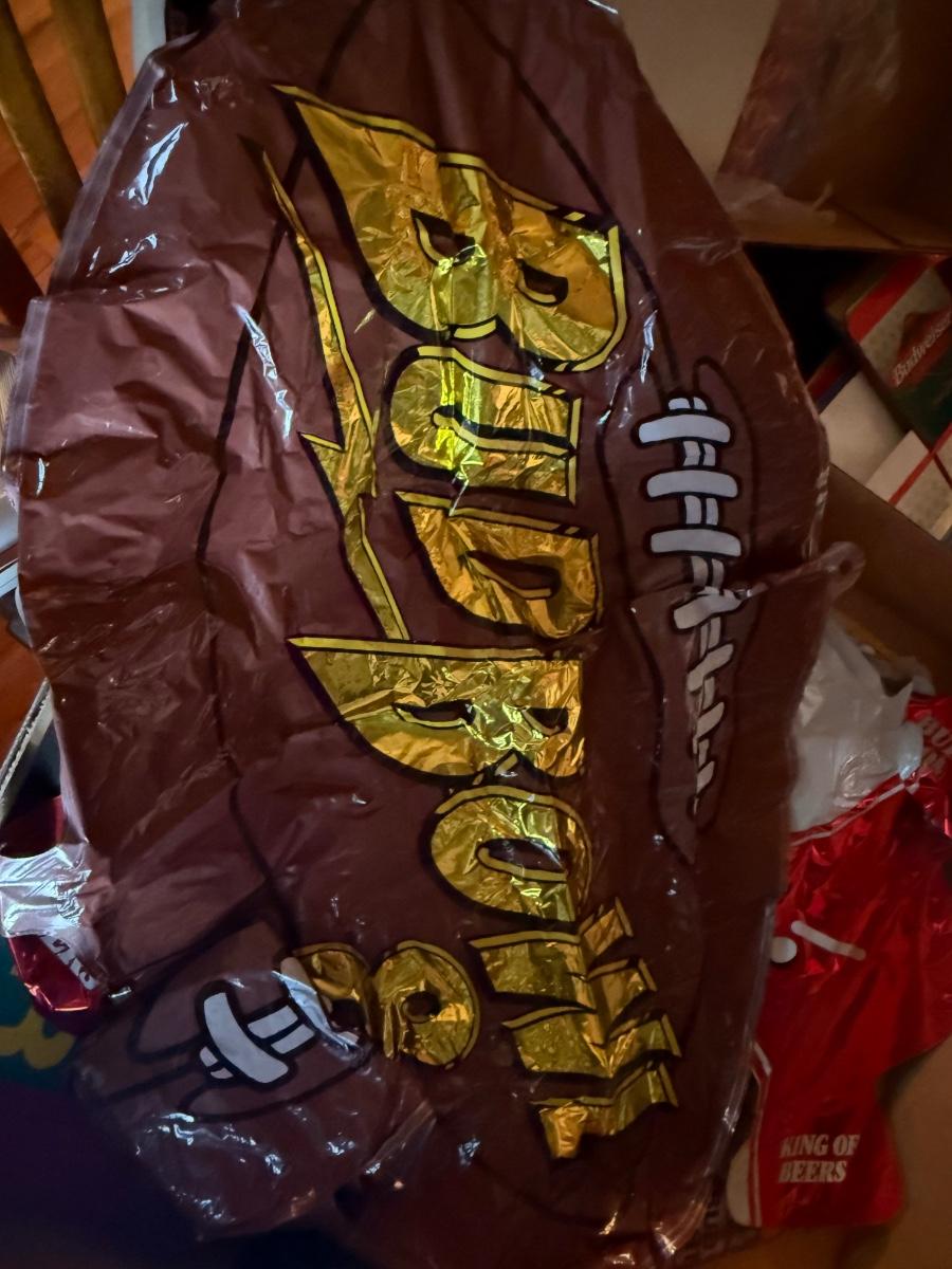 Budweiser boxing glove balloon | EstateSales.org