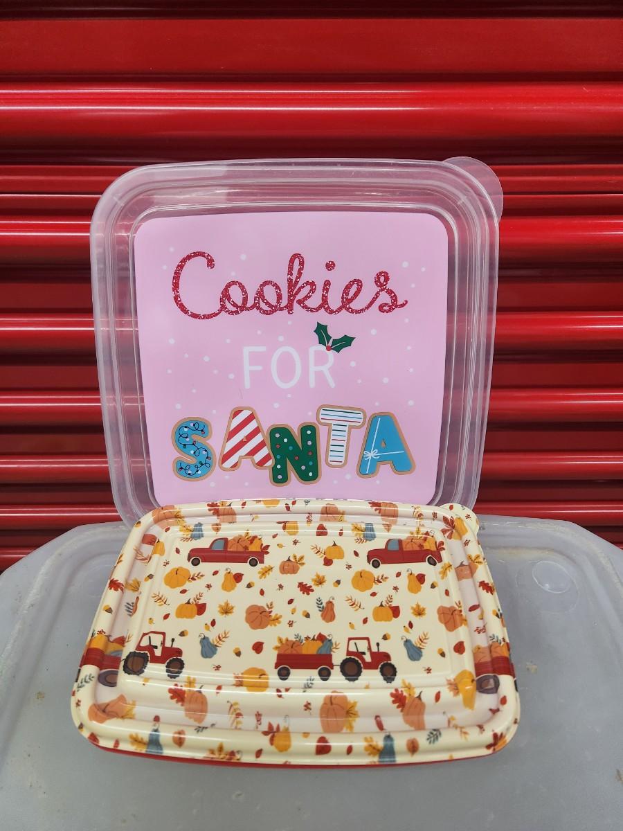 Plastic containers | EstateSales.org