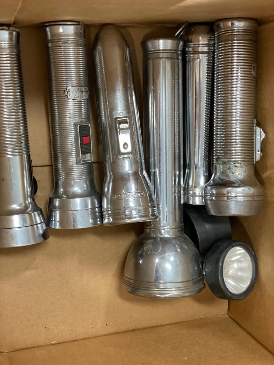 Vintage flashlights | EstateSales.org