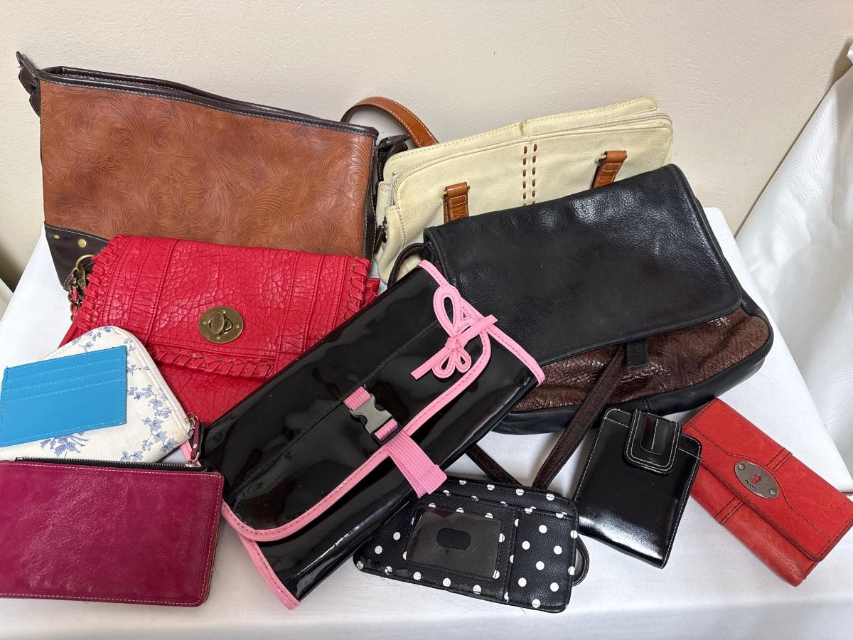 Group of purses, plus. | EstateSales.org