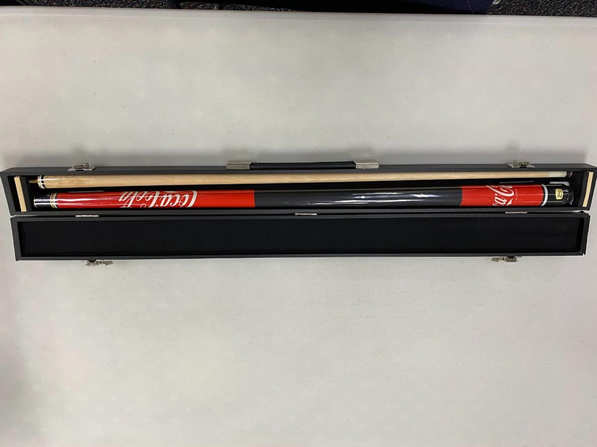 Coca Cola Pool Cue - New in Case | EstateSales.org