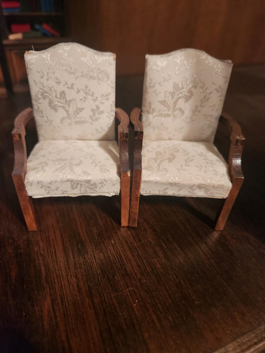 White Floral Pattern Doll Chairs | EstateSales.org