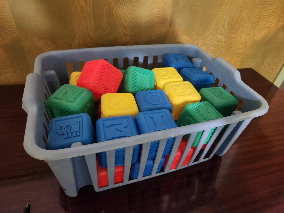 Children blocks | EstateSales.org