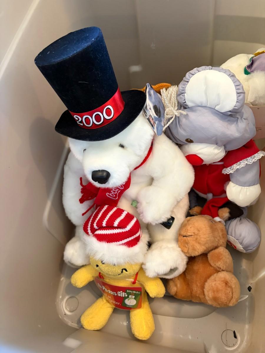 Box stuffed animals | EstateSales.org