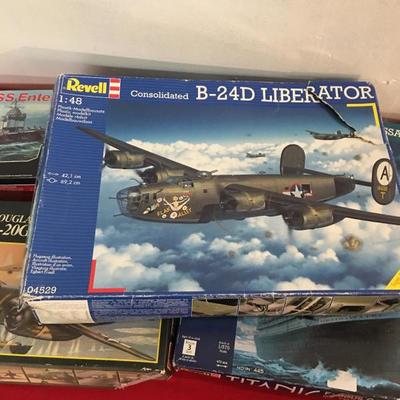 Vintage Plastic Model Kits Ships, Planes, Military lot of 5 ...