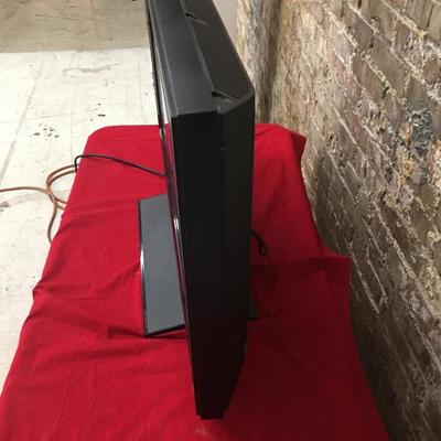 VIZIO Flat Screen TV Television Model VO320E | EstateSales.org