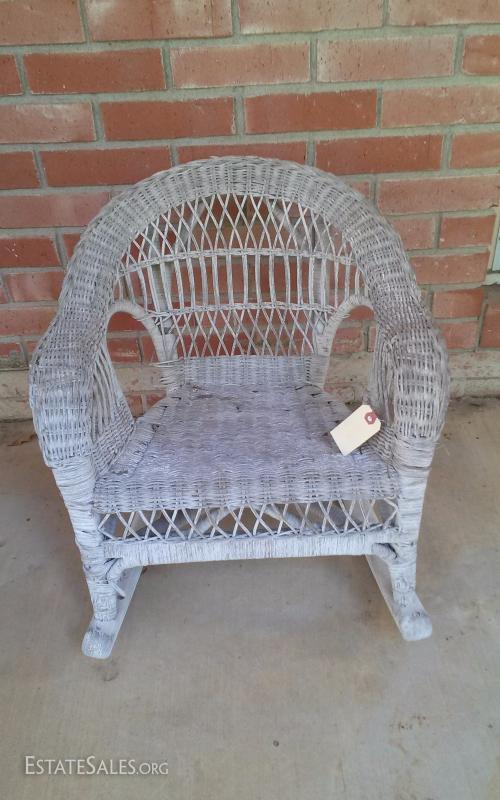 Lot 187 - Small Childs Wicker Rocker | EstateSales.org