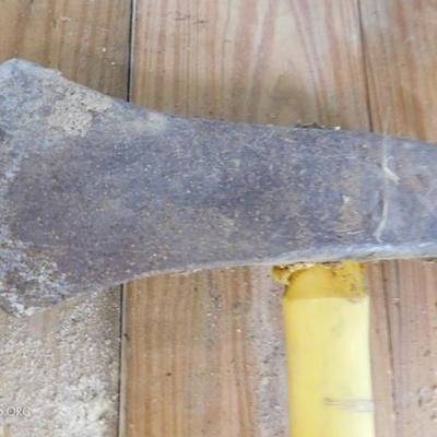 Two Handed Maul | EstateSales.org