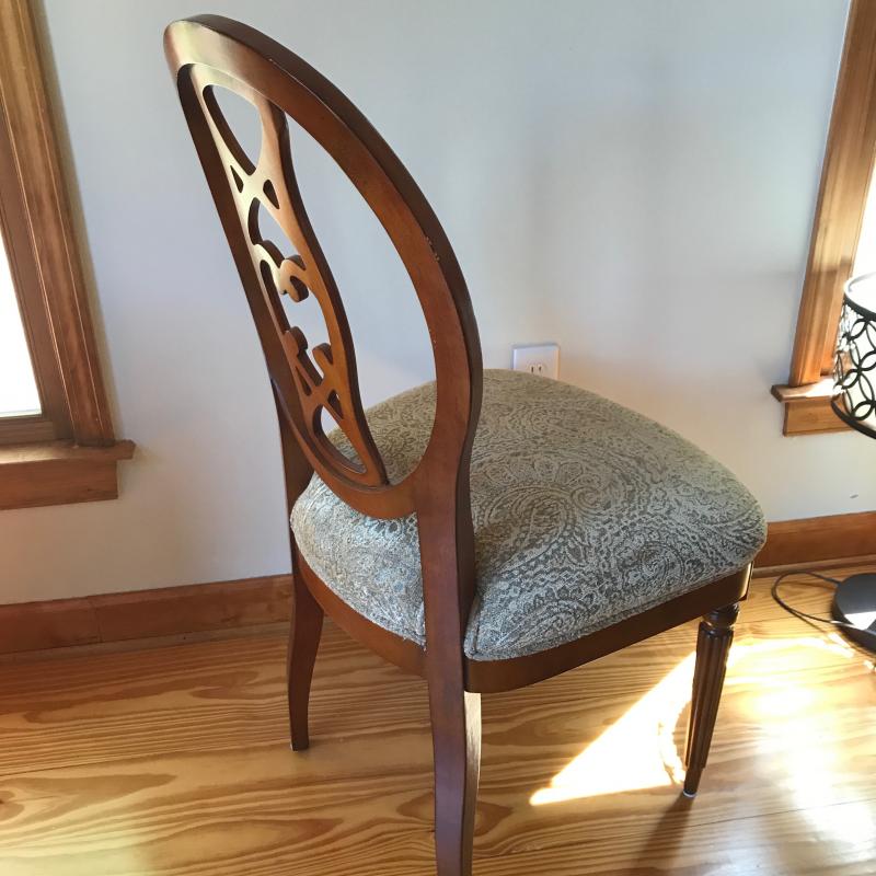 Lot 15 - Bombay Chair | EstateSales.org