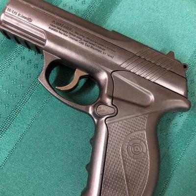 CROSSMAN C11 BB GUN | EstateSales.org