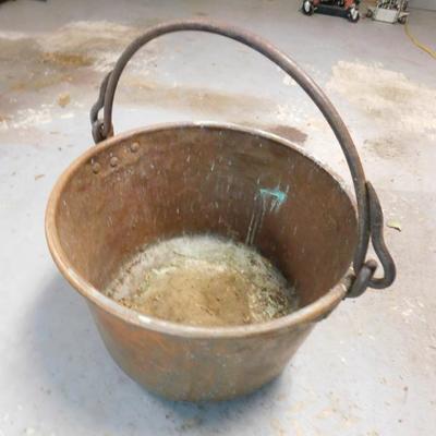 5 Gallon Copper Cider Bucket | EstateSales.org
