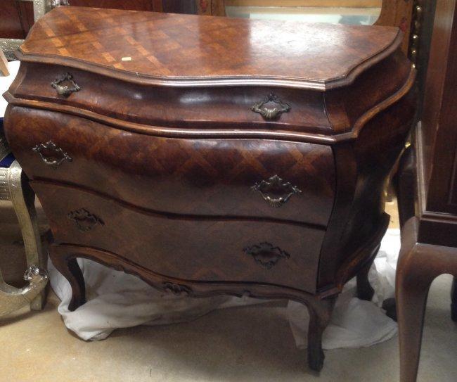 ANTIQUE ROBUST WOOD CHEST 31 x 34 x 15 | EstateSales.org