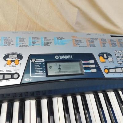 Yamaha PSR-175 Electronic Keyboard | EstateSales.org