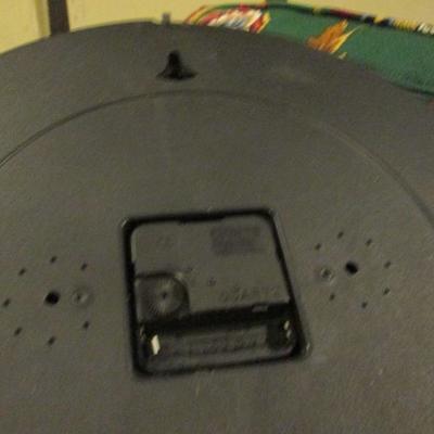 Skytimer Hygrometer/Temperature Wall Clock. | EstateSales.org