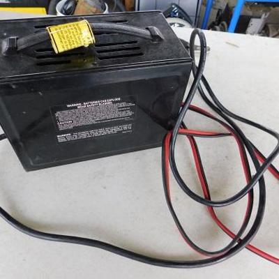 Schauer Automatic Tri-Power Charger | EstateSales.org