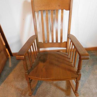 Mission Style Oak Rocking Chair | EstateSales.org